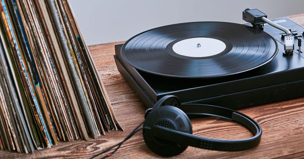 10 Best Classic Rock Albums to Own on Vinyl – Fire & Pine